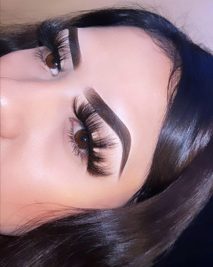 Flirt with Lola Mink Lashes Mink Envy Lashes